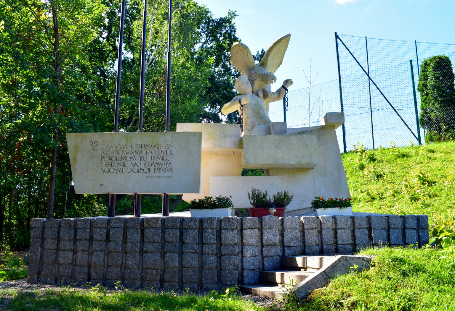 Słopnice (Dolne) – Pomnik 32 ofiar niemieckiej egzekucji z 1944 r ...